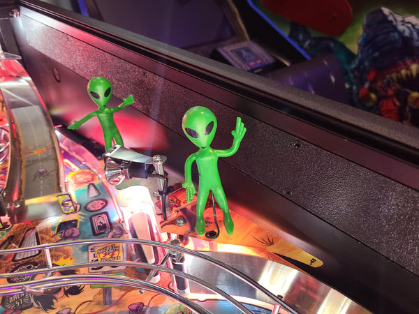 Independence Day Playfield Alien – Modfather Pinball Mods